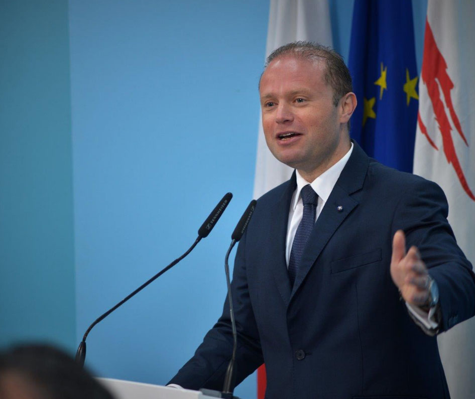 Joseph Muscat in Sardegna per il lancio di un progetto aerospaziale ...