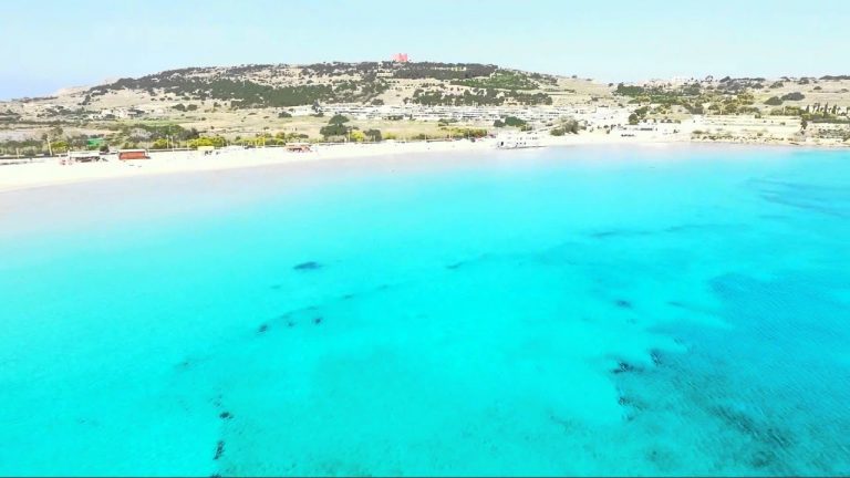 Spiagge sabbiose a Malta: quali sono le più belle e come raggiungerle ...