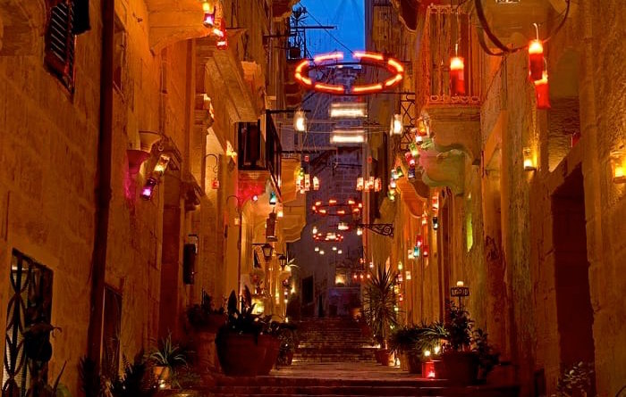 Un borgo illuminato solo dalla luce di migliaia di candele, torna la ...