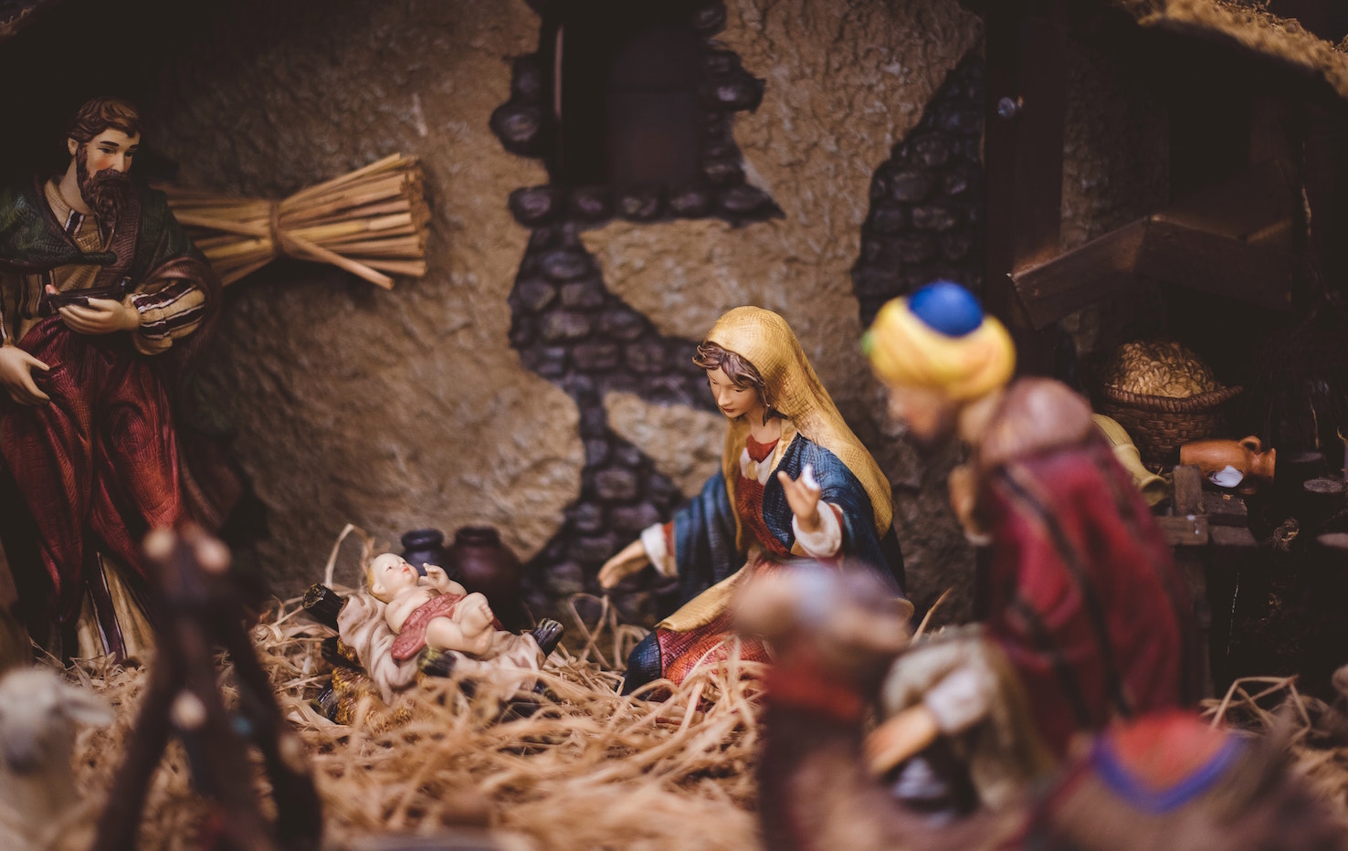 La magia della neve sul presepe: come fu davvero il primo Natale della ...